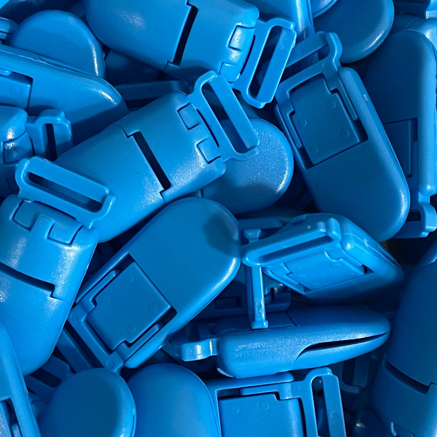 Plastic Clips – B & B Craft Supplies